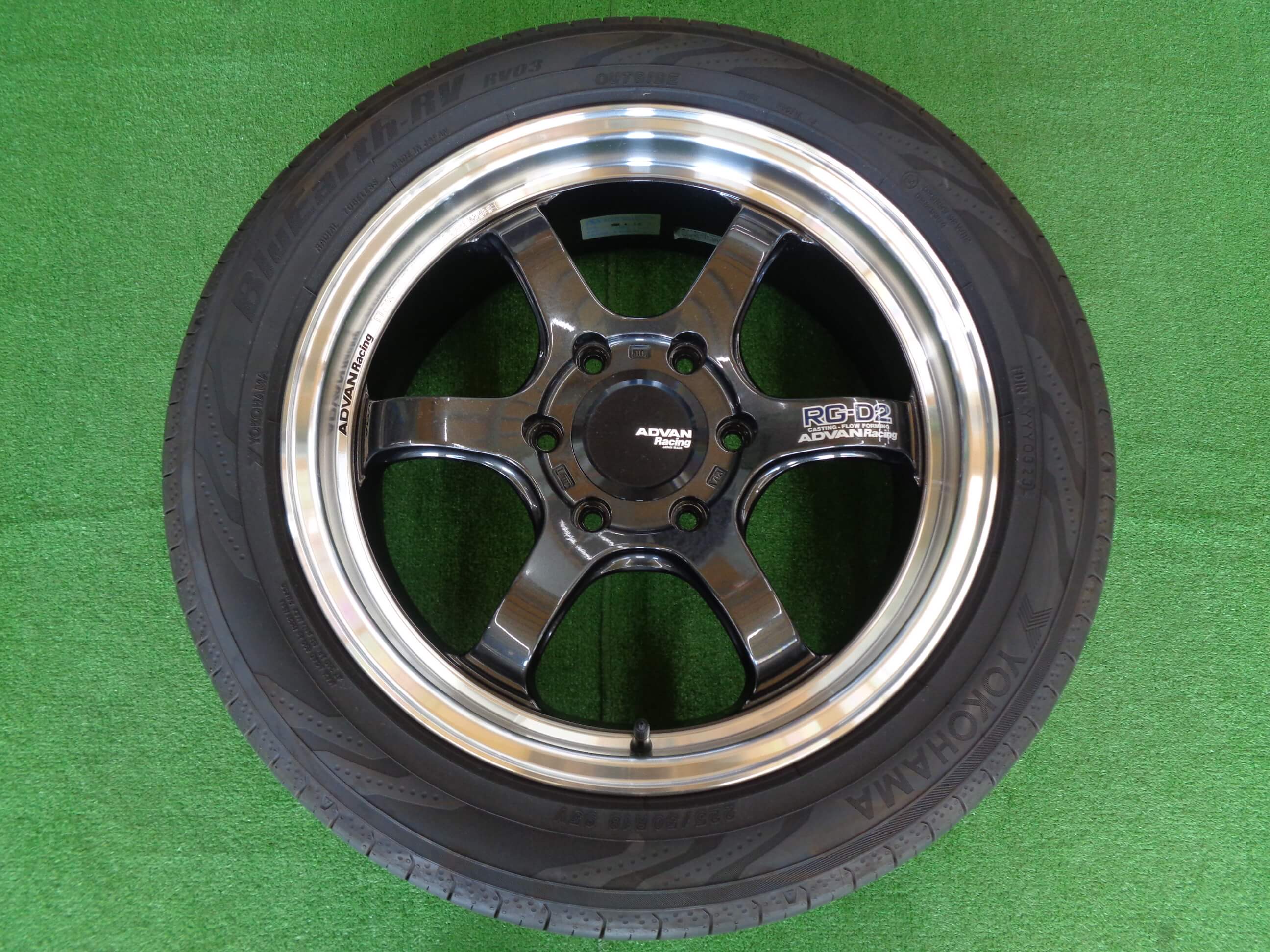 アドバンレーシング RG-D2 ヨコハマ ブルーアースRV-03