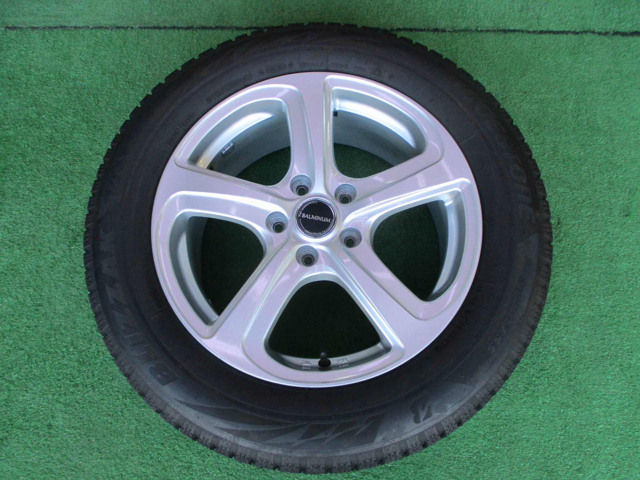 ブリヂストン バルミナZR5 ブリヂストン ブリザック VRX2