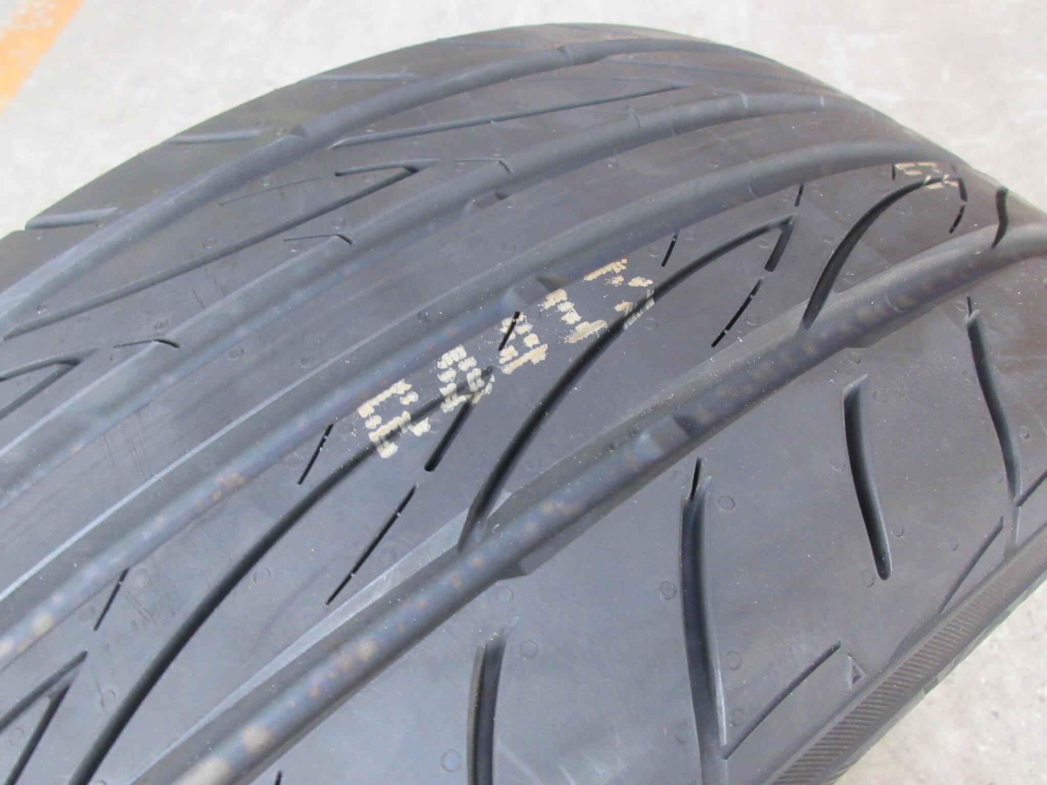 ヨコハマ アドバンV701