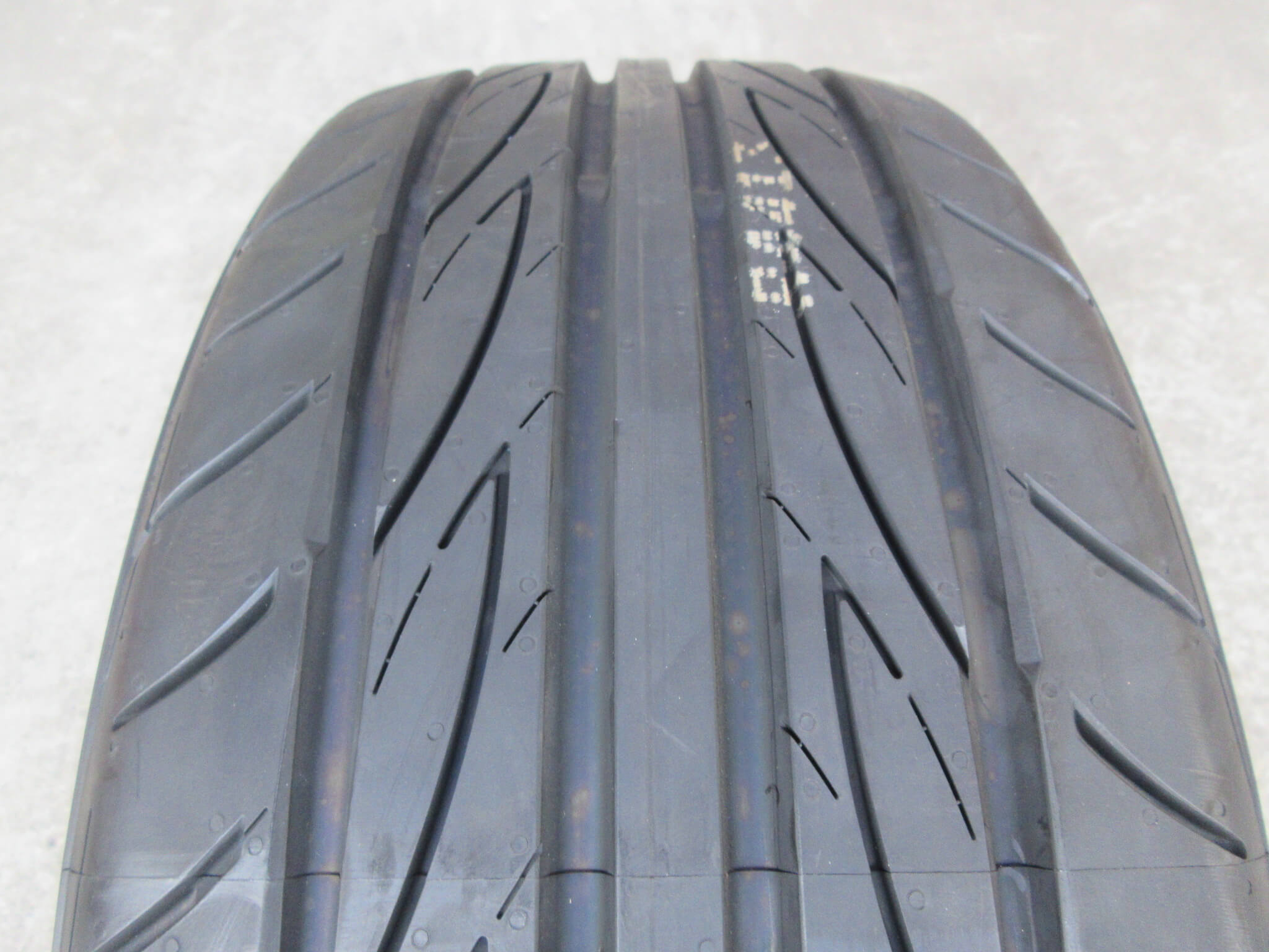 ヨコハマ アドバンV701