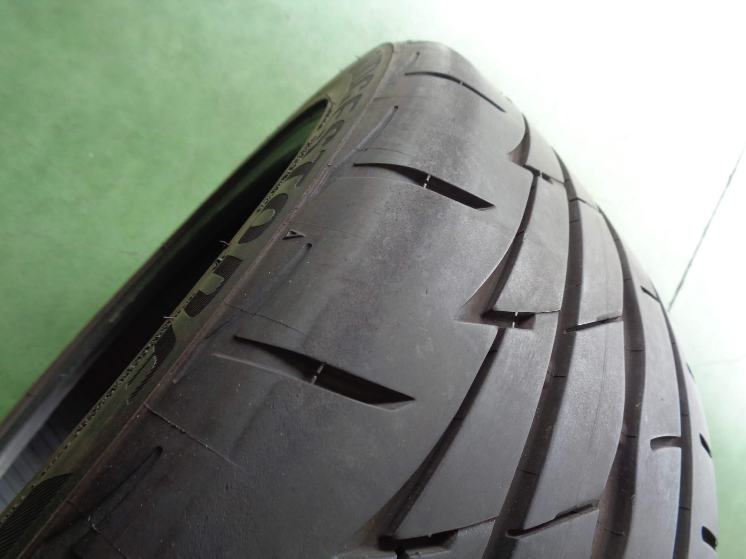 ブリヂストン アドレナリンRE003