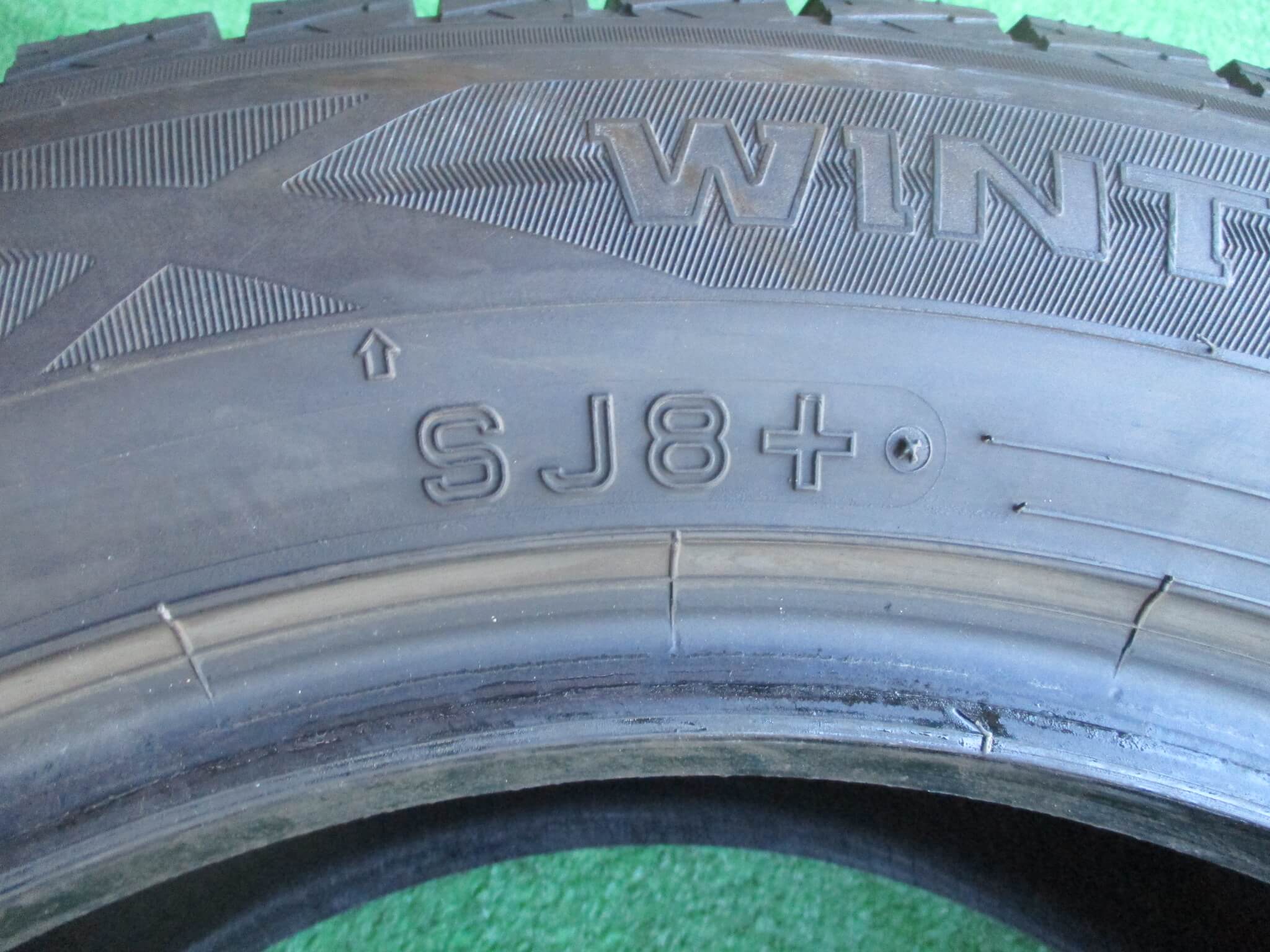 ダンロップ ウィンターマックスSJ8+