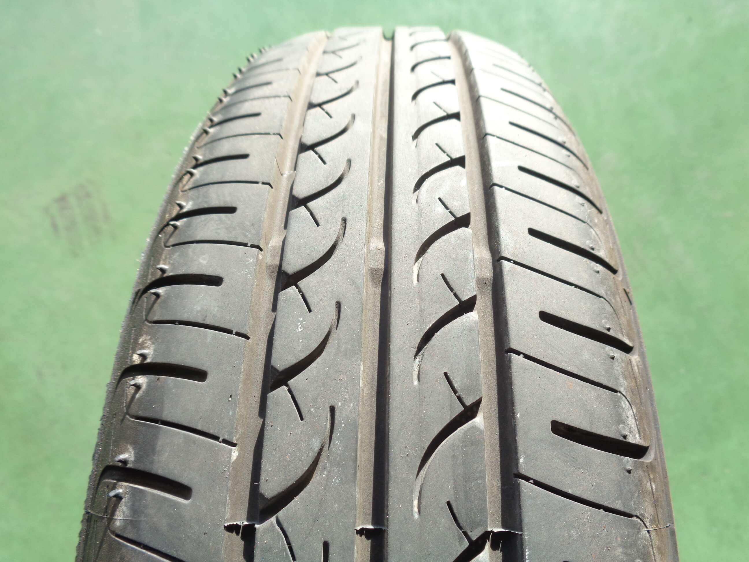 小杉タイヤ販売（株）厚木店へのお問い合わせはお気楽にメール、もしくは電話を下さい