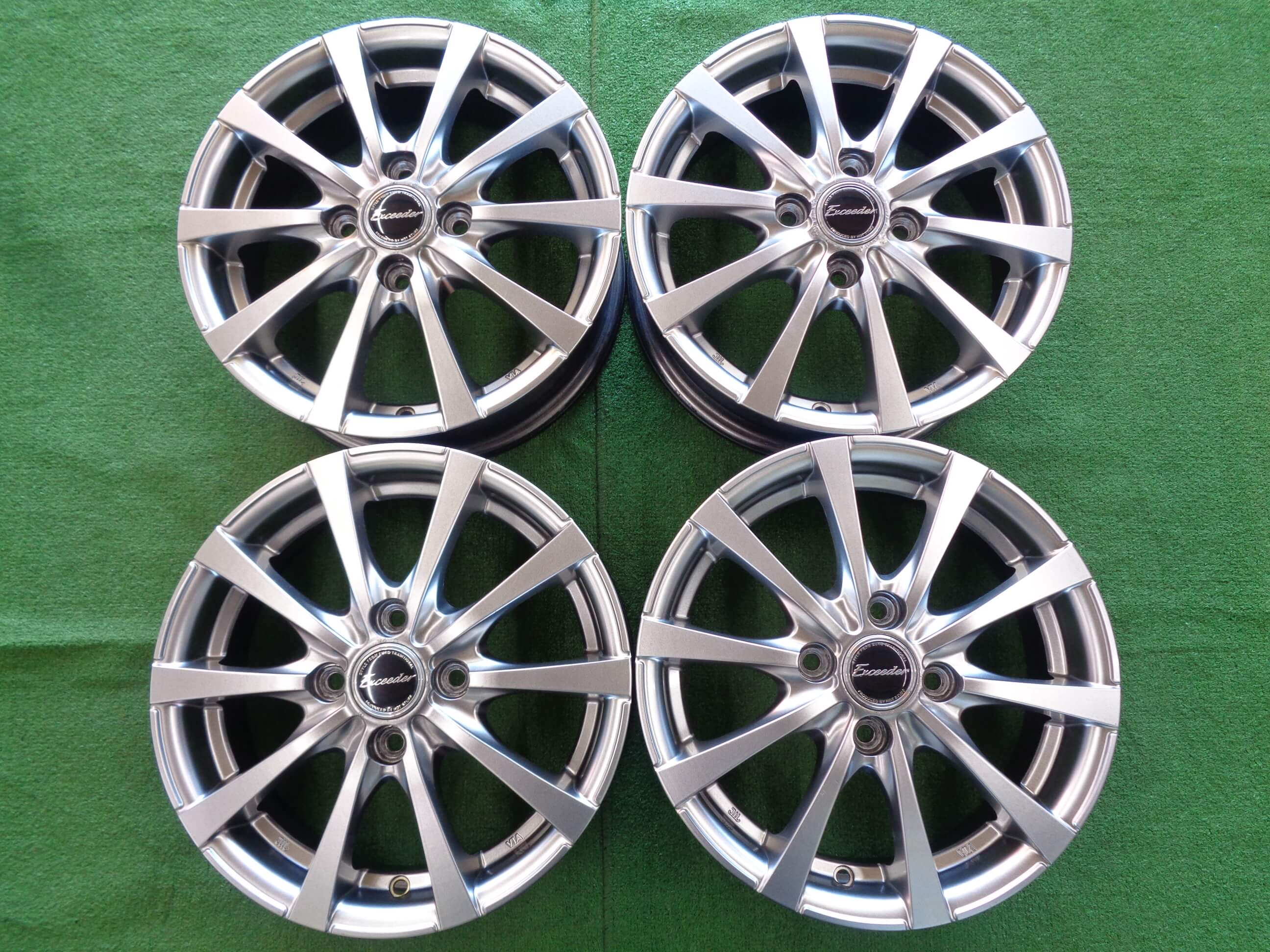 エクシーダーE03