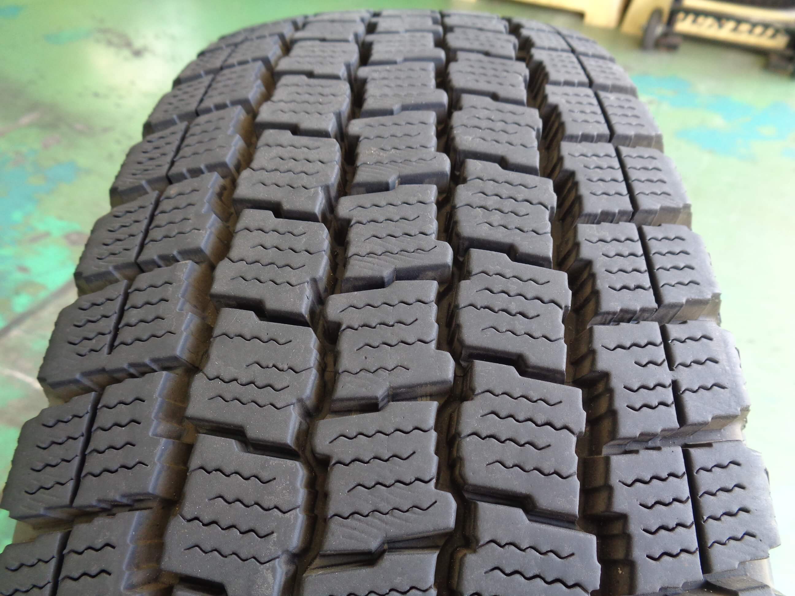 FLEX DELF グッドイヤー ナビカーゴ